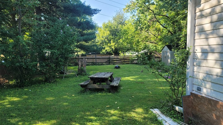 La Maison Blanche Confortable - Bloomington, IN