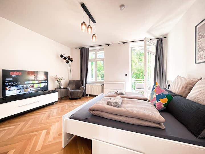 Zentral • 2 Schlafzimmer Mit Parkplatz + Balkon - Lipsk