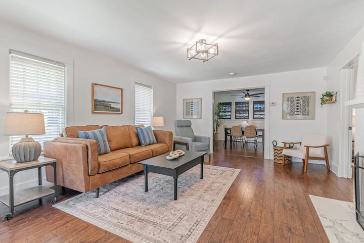 The Main Street Bungalow - Joplin, MO