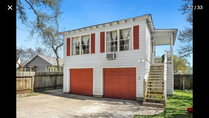 Comfy And Private Oak Apartment - Texas City, TX