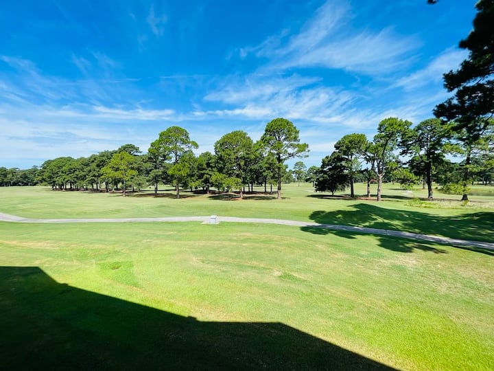 Stylish, Newly Renovated Condo On The Golf Course - Myrtle Beach, SC
