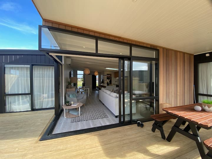 Seafoam Serenity - Waihi Beach