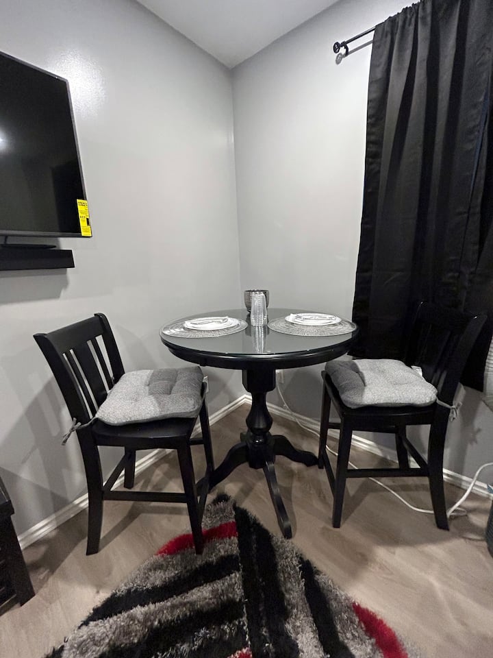 Detached Cozy Room-free Parking-private Restroom - South Gate, CA