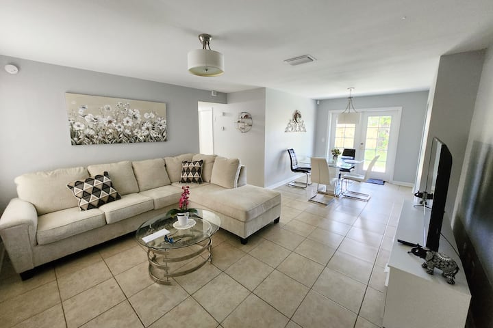 New Listing! 4br/2ba Close To Moffitt/usf/busch G. - Tampa