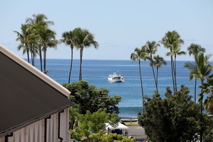 Oceanview Condo In The Heart Of Kailua-kona - Kailua