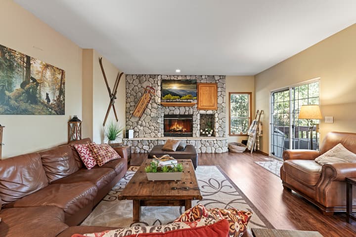 Large Lake House 4 Bdrm 3.5 Bath - San Bernardino, CA