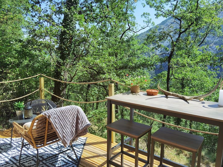 Bulle Suspendue Dans Les Arbres-soo La Forêt
Spa - Provenza-Alpi-Costa Azzurra