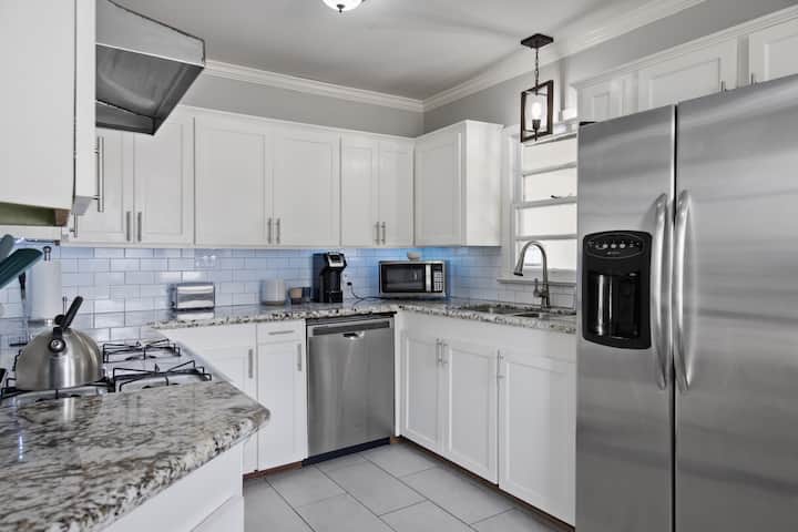 3br W/2 Living Areas Near Ul & Dt - Lafayette