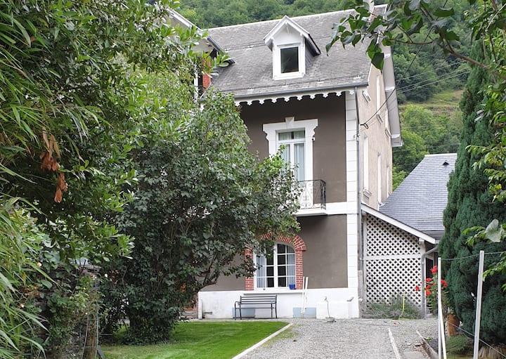 Splendide Maison Luchonnaise - Bagnères-de-Luchon