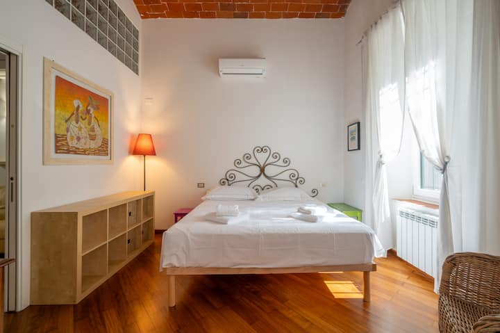Guesthost - Florence Statuto Apt With Courtyard - Florence