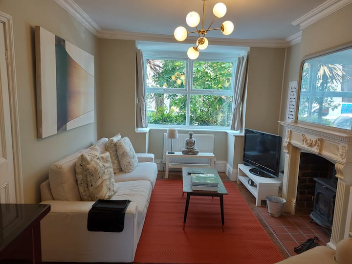 Beautiful Turquoise Southampton House - Hamble-le-Rice