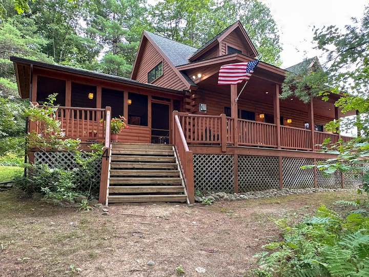 Log Home In Lake George - Lake George, NY