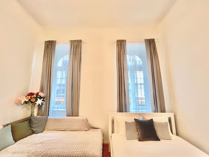 Kerepesi 3 Apartment -Keleti Station/bathtub - Budapest