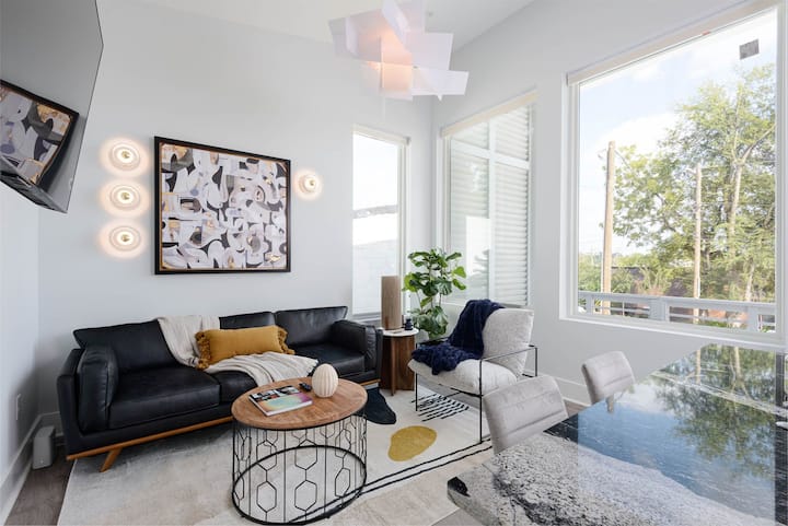 Wow Wow Tiny Home, City Views, Modern & Cozy! - Charlotte, NC