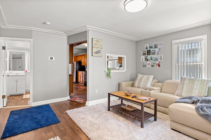 Cozy 3 Bedroom Near Airport And Downtown Detroit - Dearborn