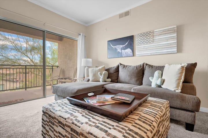 Stylish Condo With Amazing Strip Views And Pool! - Henderson, NV