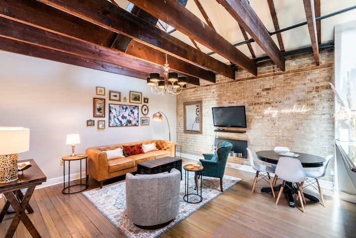 The Broughton Street Loft - Savannah, GA