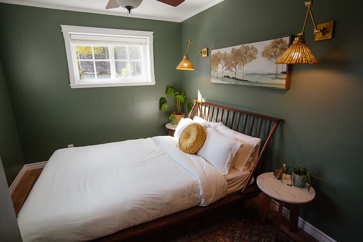 The Birchwood Bungalow - Timmins