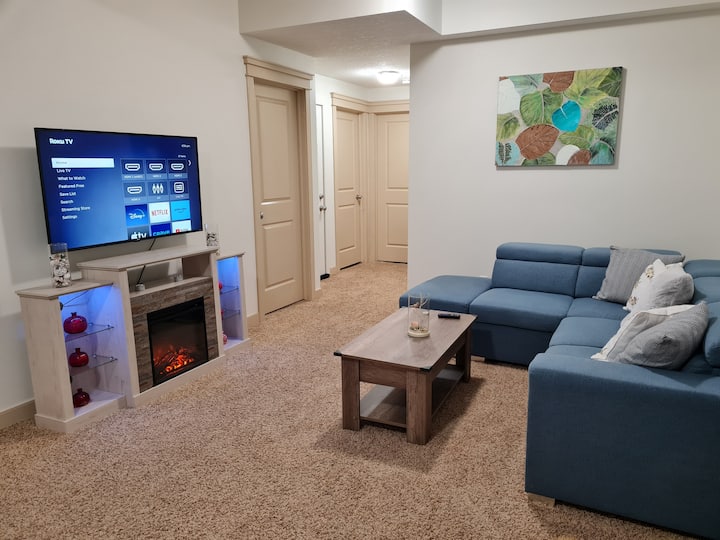 Cozy Private Suite For Getaway - Calgary
