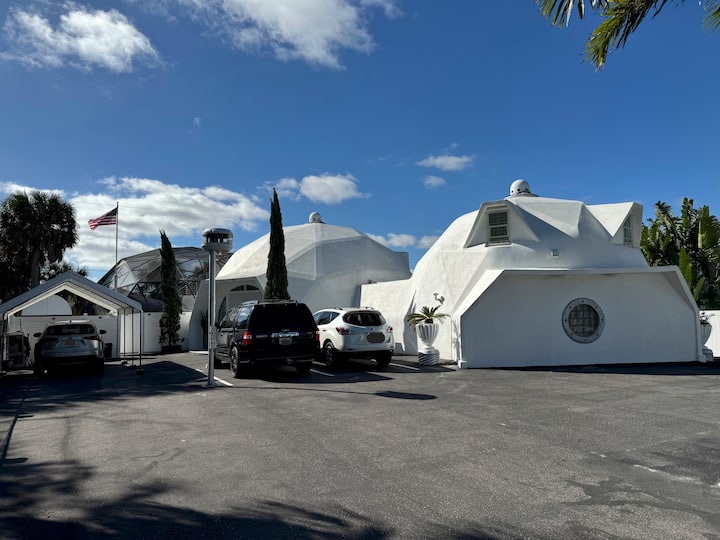 Dome House In Bonita Springs, Close To Everything - Estero