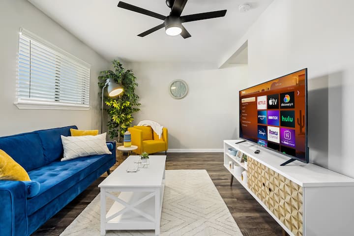 Stay Close To The Action: Prime Location 1bd Unit! - Arlington, TX