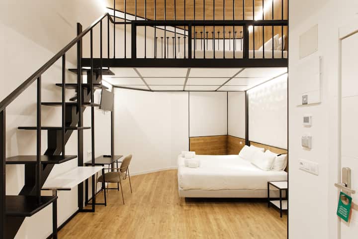 Duplex Quadruple Interior Room - La Barceloneta
