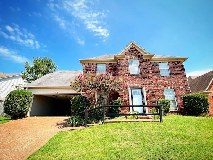 Spacious 4br Home | Bbq+hammock+outdoor Seating - Memphis
