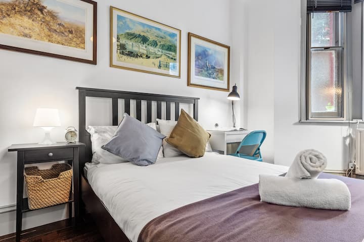 2x Bed Victorian Apartment - Westminster - London