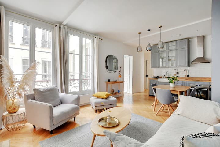 Beautiful 2 Bedroom Apt Paris 9th. Rue Des Martyrs - París