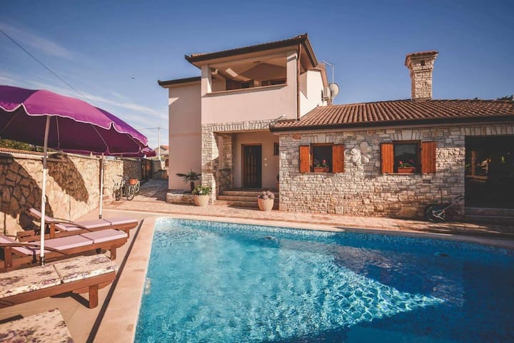 Villa With Swimming Pool - Giulianova