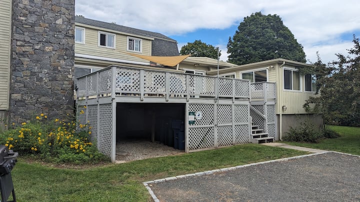 Private Beach Community - 3 Bedroom Apartment - Old Lyme, CT