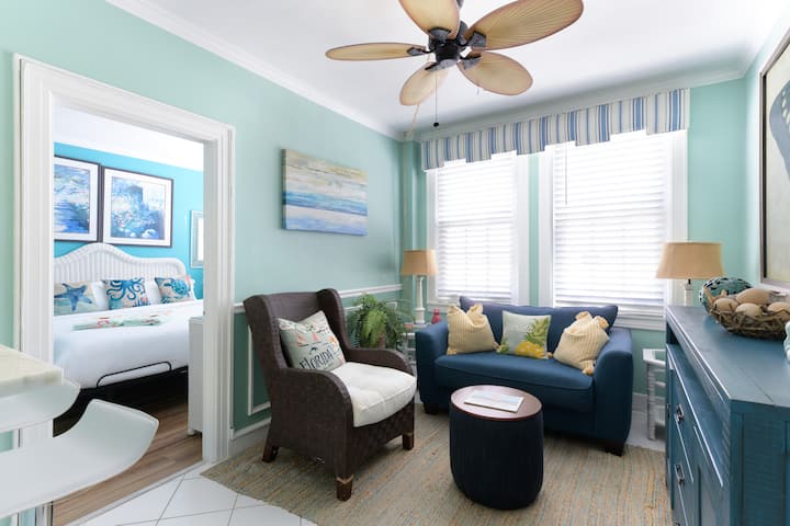 Palm Beach Island One Bedroom•king•pool•wifi•prkng - Palm Beach, FL