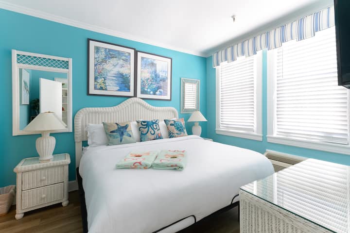 Palm Beach Island One Bedroom•king•pool•wifi•prkng - 팜비치