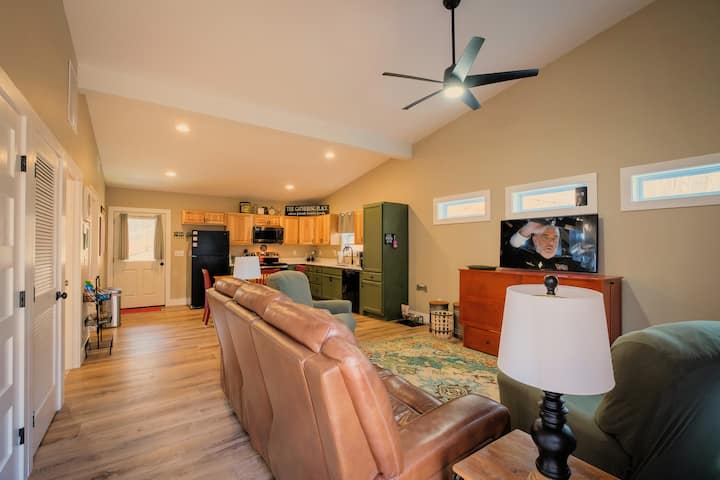 The Dogwood Cabin - Dawsonville, GA