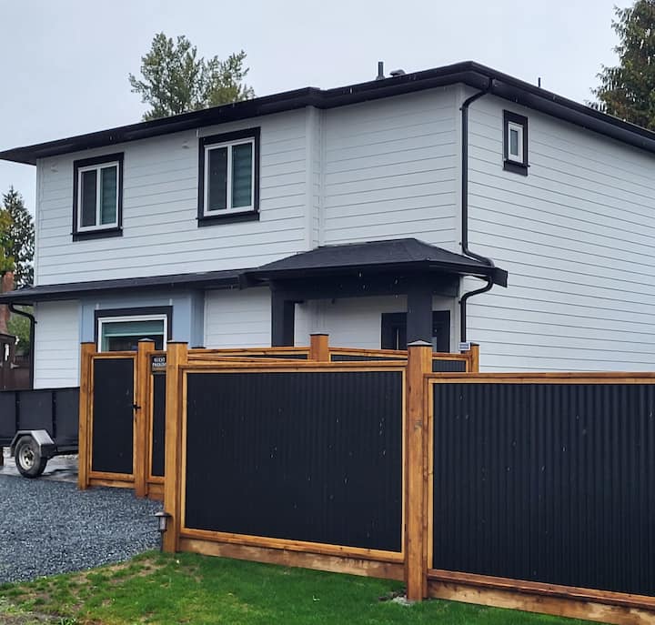 Top Of Garage - 2 Bedroom Suite - Abbotsford