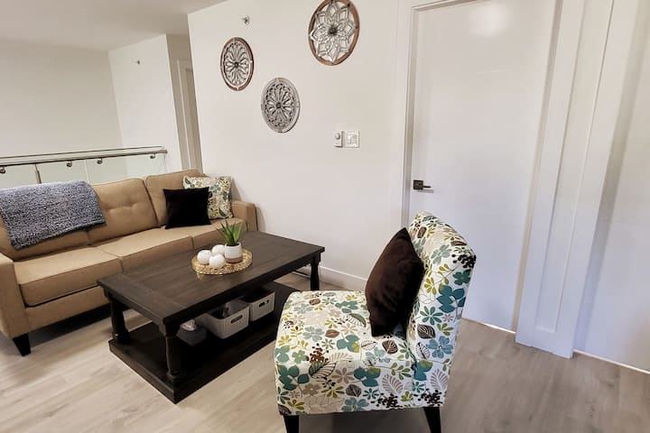Top Of Garage - 2 Bedroom Suite - Mission