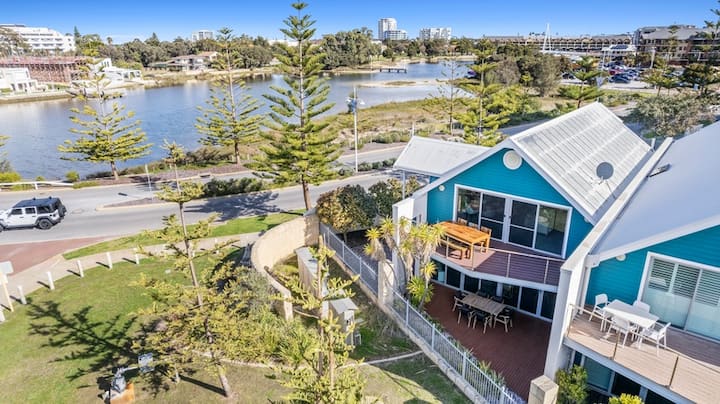 Beachside Bliss 2 - Two Bedroom Family Villa - Mandurah