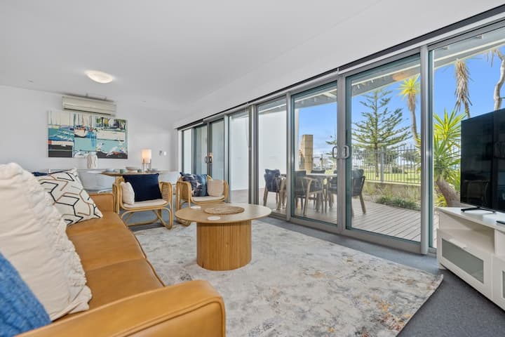 Beachside Bliss 1 - 1 Bedroom Parkview Villa - Mandurah