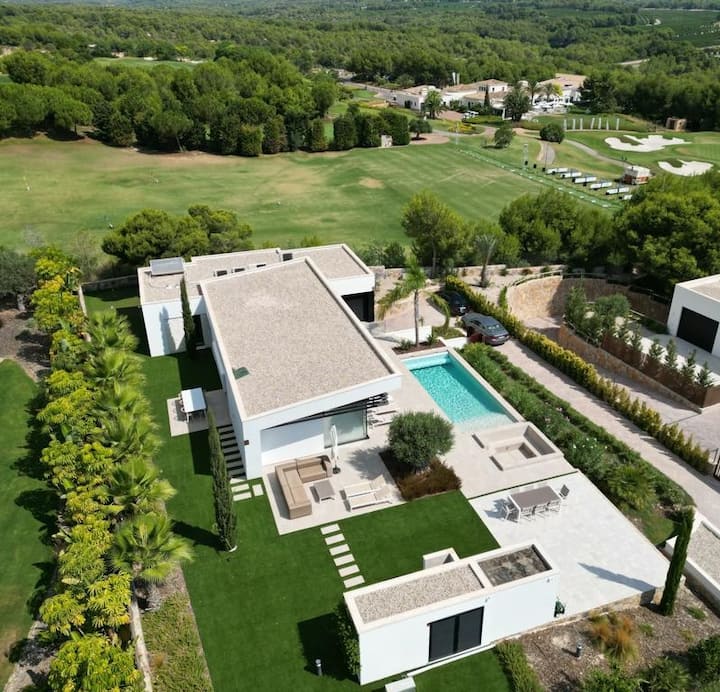 Extraordinary Newly Built Villa - La Zenia