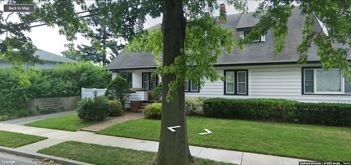 Chalet Home Nyc: 15miles To Jfk, 6 Miles To Beach - Massapequa, NY