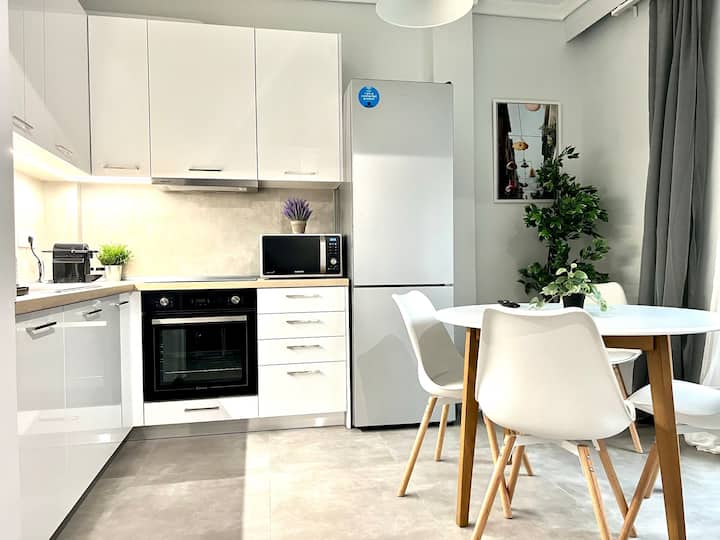 Bright And Modern Apartment With Big Balcony - Thessaloniki