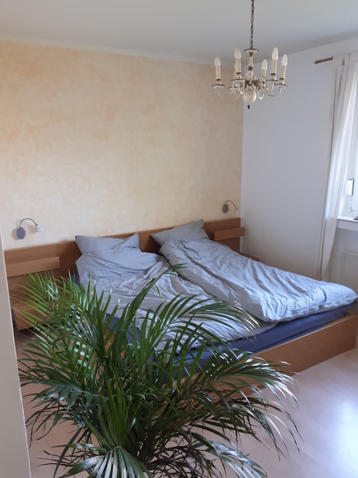 Schönes Zimmer Mit Eigenem Bad - Düsseldorf