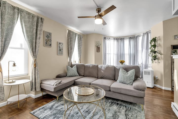 1 Bedroom Very Close To Hospital With Modern Feel - Niagara Falls, NY