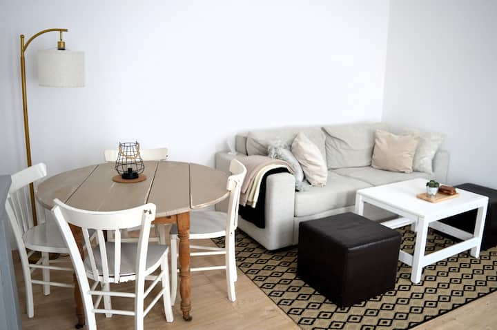 Le Gambetta, 100m De La Plage En Centre Ville - Lion-sur-Mer