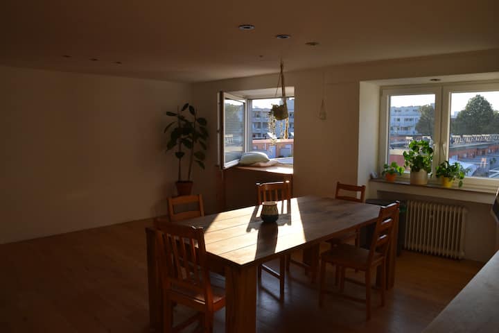 Quiet & Sunny Apartment - Cologne
