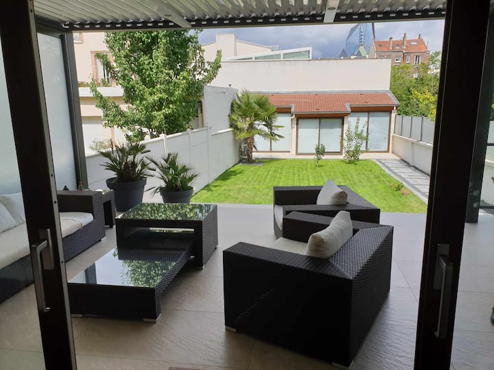 Grande Maison Avec Jardin - Paris