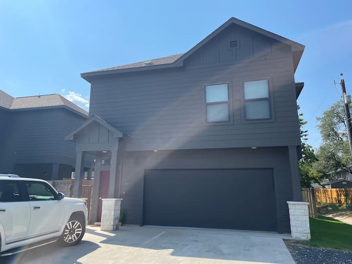 Aggie 2nd & Goal Casita - College Station, TX