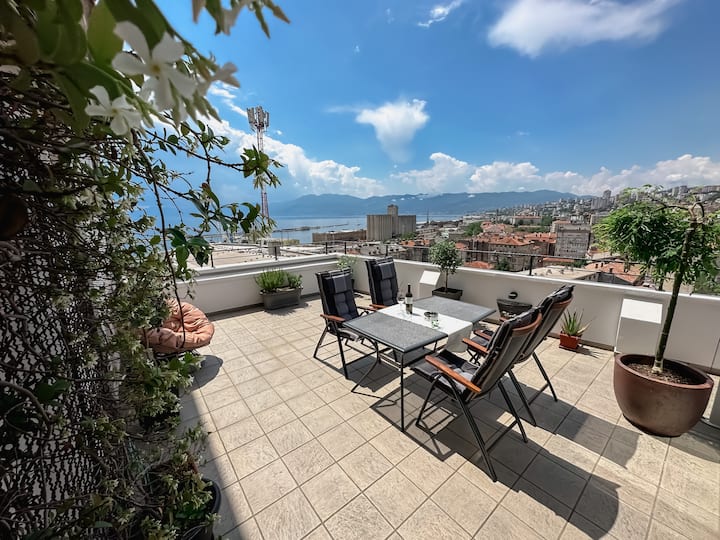 5* Penthouse Sea View, 105 M2, Free Parking - Rijeka