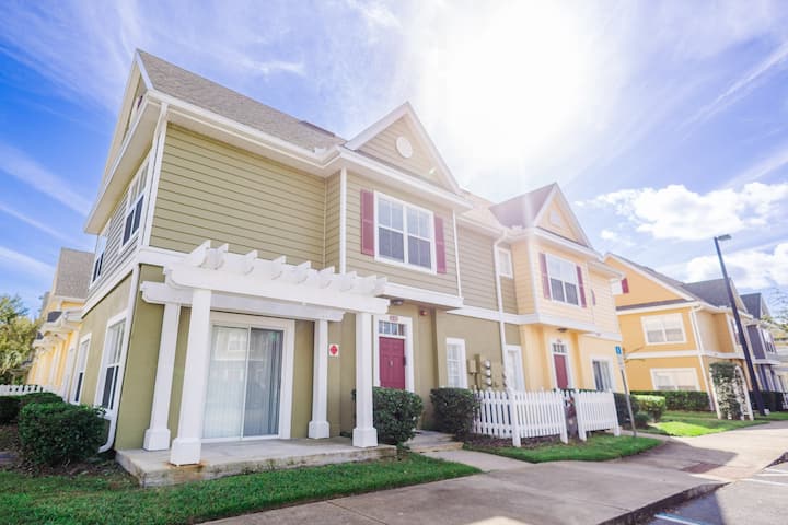 Amazing 4 Bed Private Getaway - Gatorland, Orlando