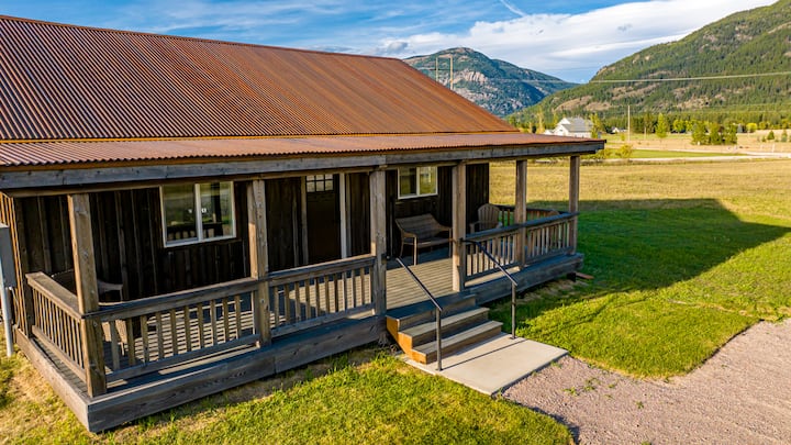 The Kabins- Montana Cabin - Columbia Falls, MT